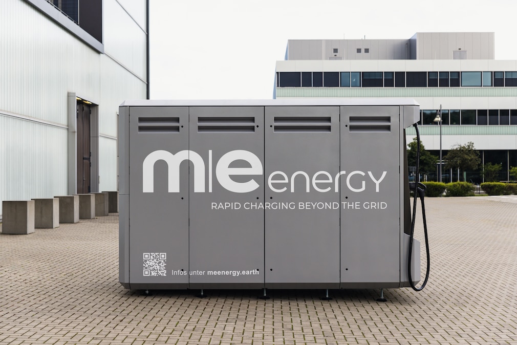 Unterwegs laden: Diese Station funktioniert ohne Stromanschluss - AUTO BILD