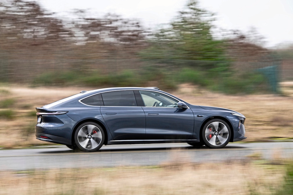 BMW i5 M60 xDrive vs. Mercedes-AMG EQE 53 4Matic+ und Nio ET7 - AUTO BILD