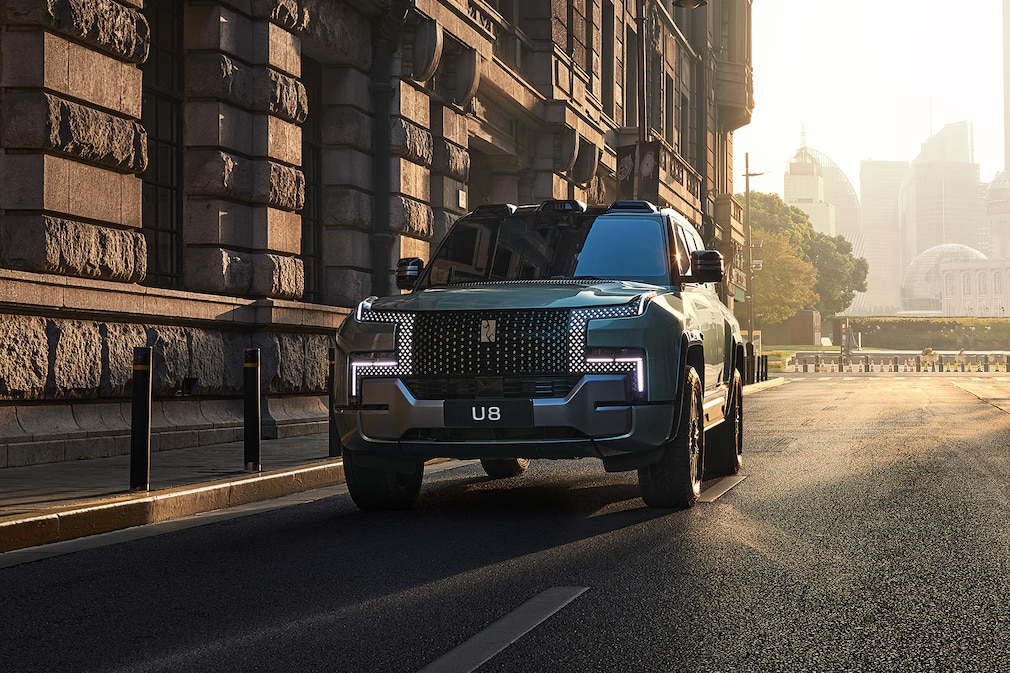 BYD Yangwang U8: imposanter E-Offroader aus China - AUTO BILD