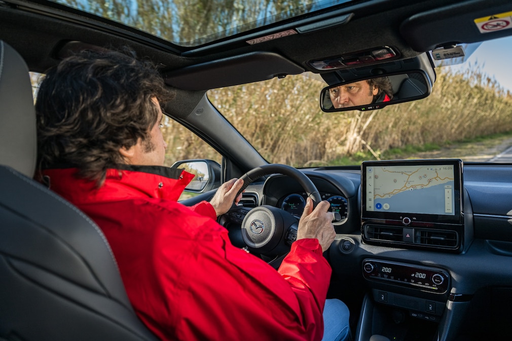 Mazda2 Hybrid: Doppelherz auf Yaris-Basis im ersten Check - AUTO BILD