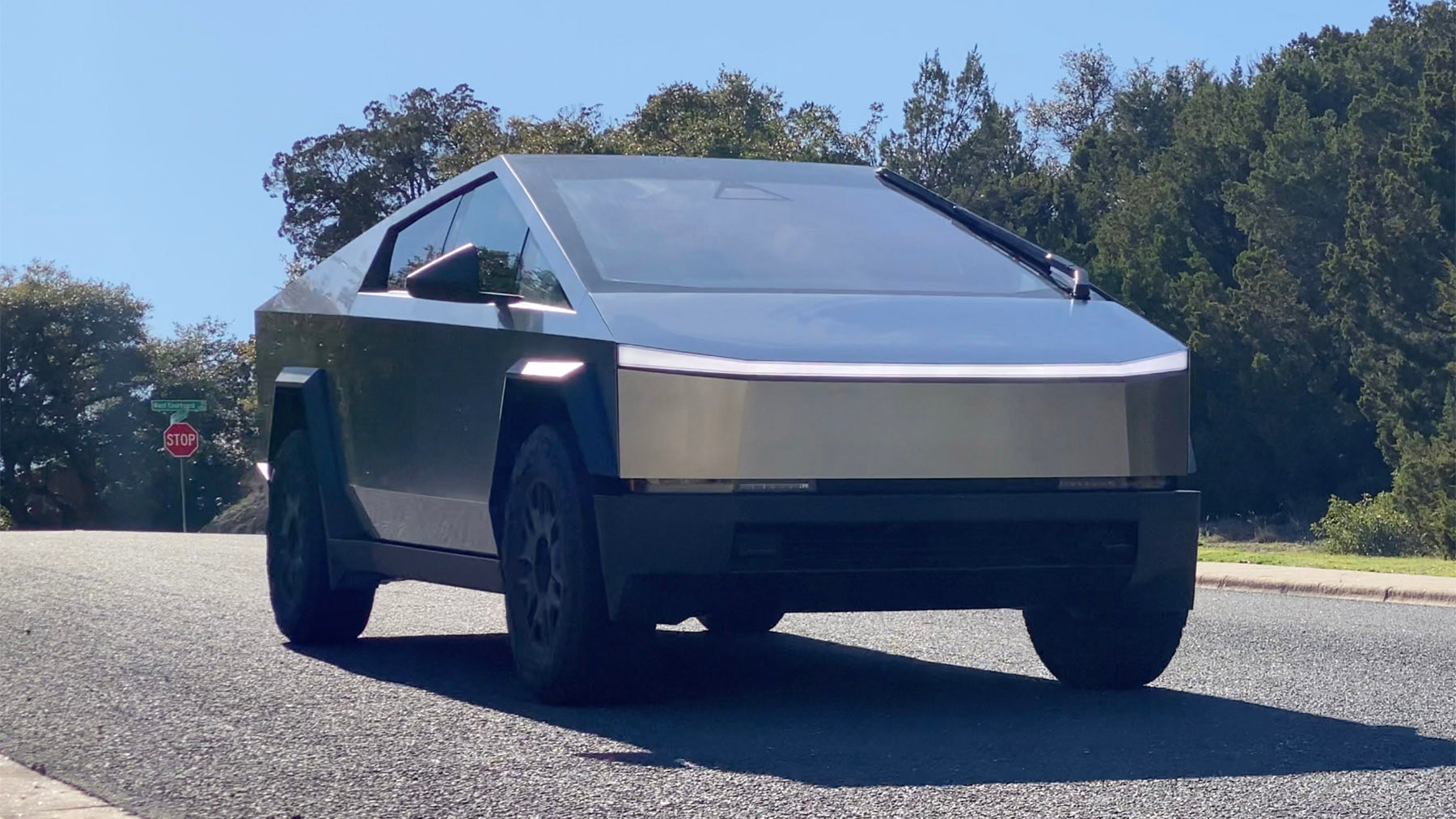 Hat der Tesla Cybertruck ein Rostproblem? - AUTO BILD