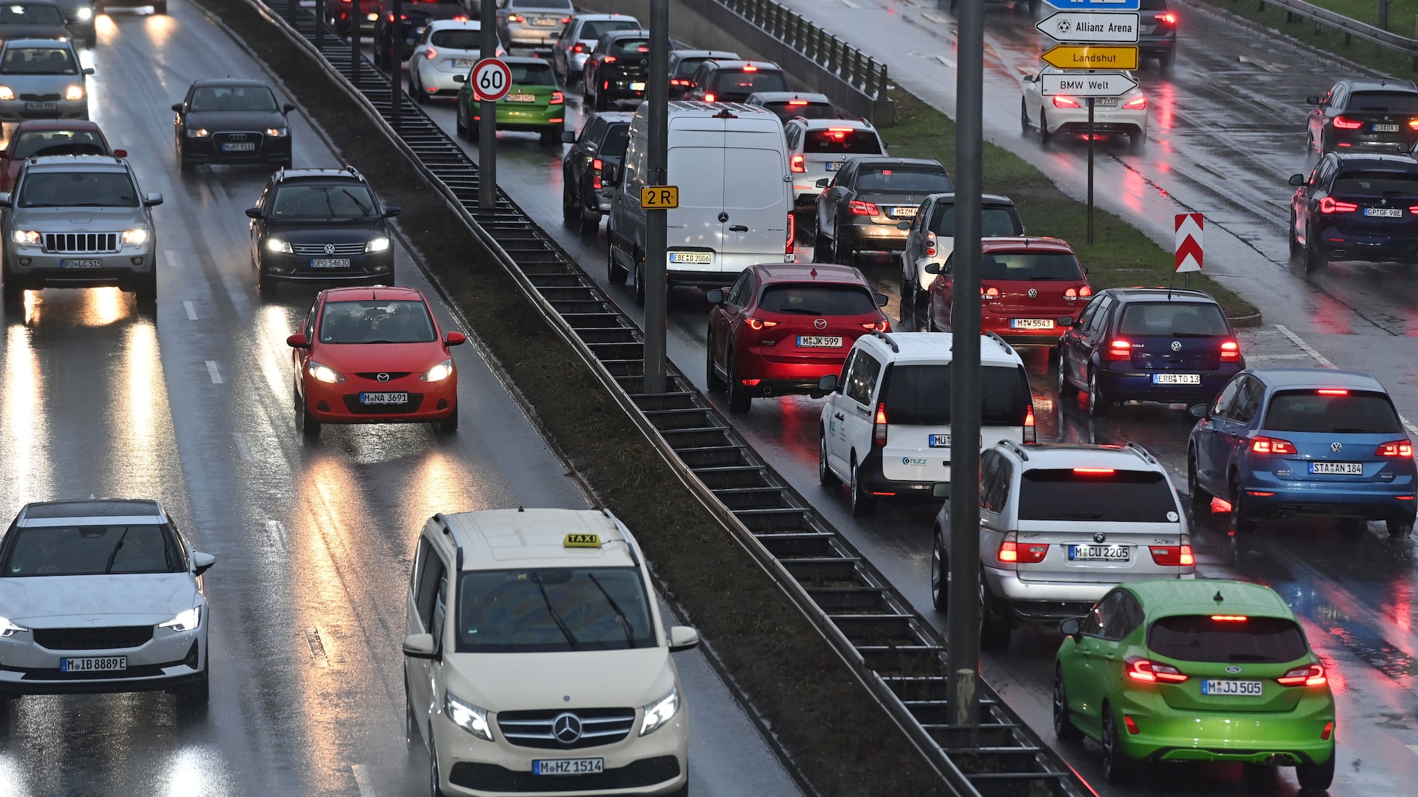 Verbrenner-Aus ab 2035 - Wagenknecht initiiert Abstimmung - AUTO BILD
