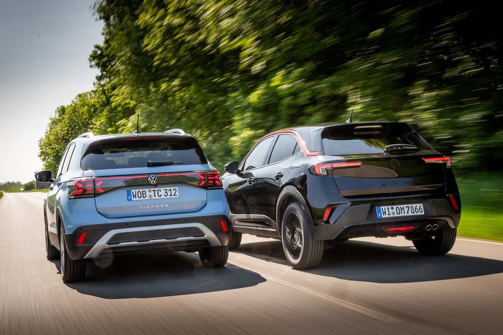 Opel Mokka vs. VW T-Cross: kleine Benziner-SUV im Vergleichstest - AUTO ...