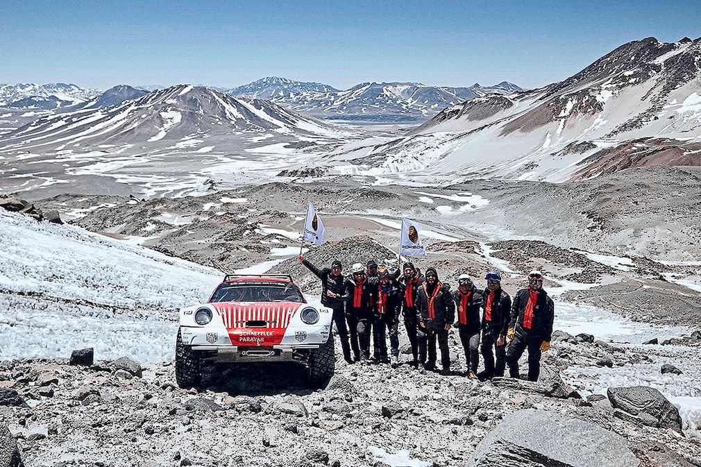 Das ist doch die Höhe: Auf Rekordfahrt mit dem Über-911er - AUTO BILD