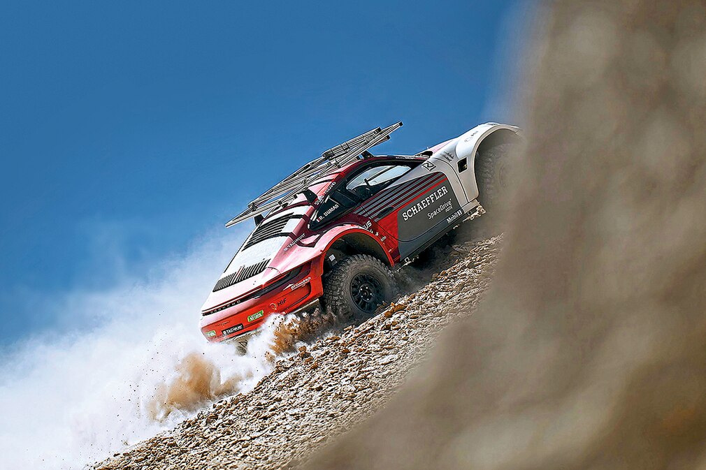 Das ist doch die Höhe: Auf Rekordfahrt mit dem Über-911er - AUTO BILD