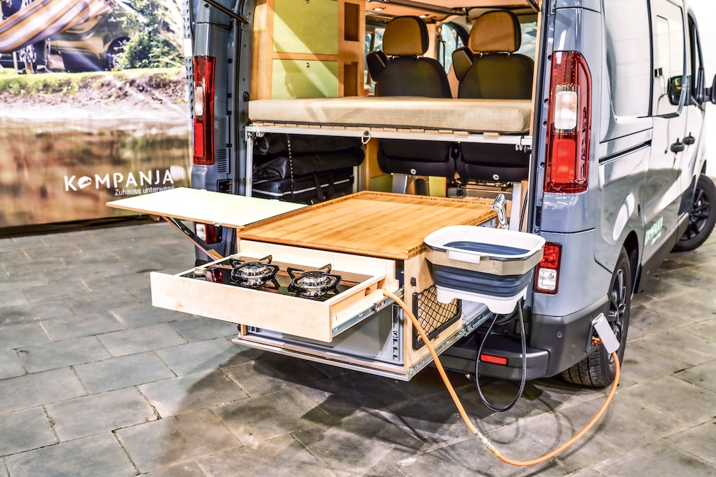 Umgebaut! Der Renault Trafic von Kompanja als Wohnmobil - AUTO BILD