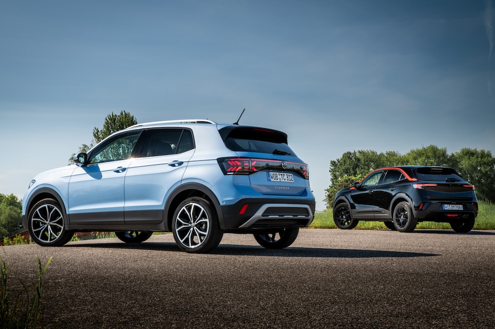 Opel Mokka vs. VW T-Cross: kleine Benziner-SUV im Vergleichstest - AUTO ...