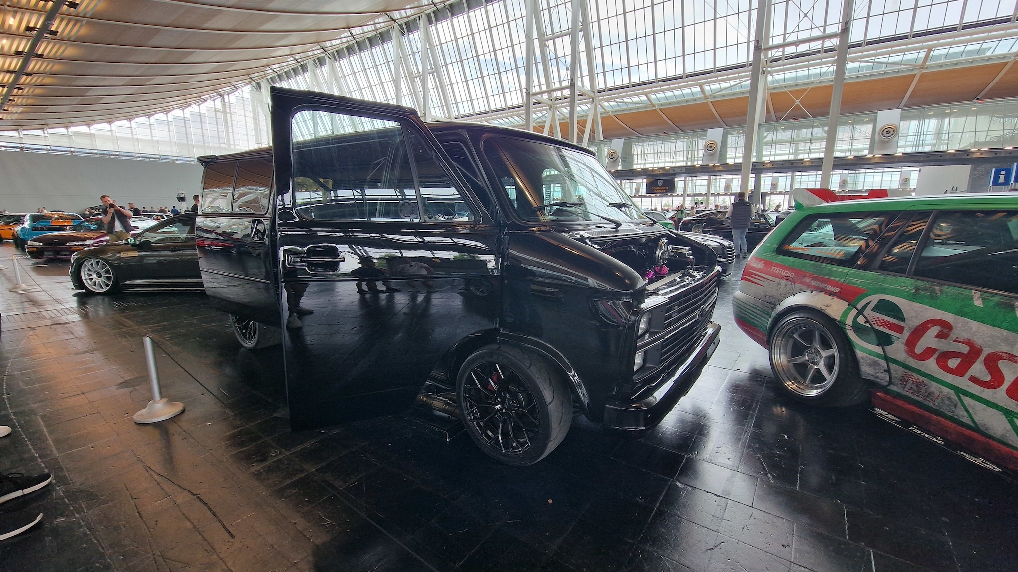 Chevrolet G20 "Viper Van": Hier steckt ein V10 unter der Haube - AUTO BILD