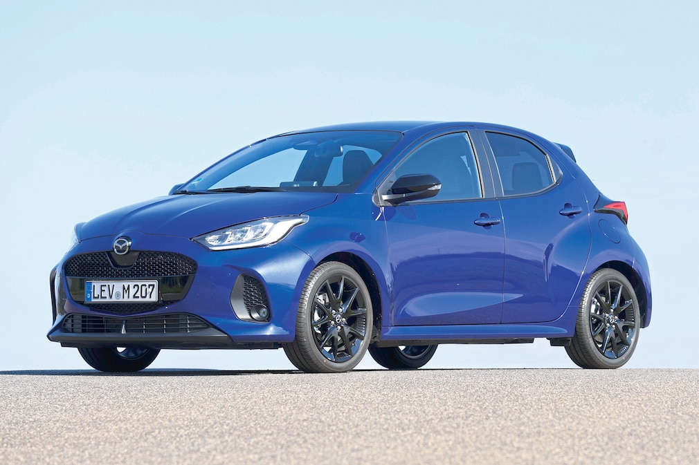 Mazda2 vs. Opel Corsa: Kleinwagen mit Hybridantrieb im Test - AUTO BILD