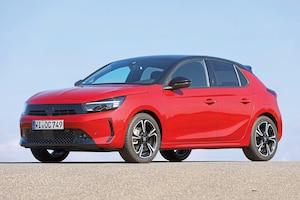 Mazda2 vs. Opel Corsa: Kleinwagen mit Hybridantrieb im Test - AUTO BILD