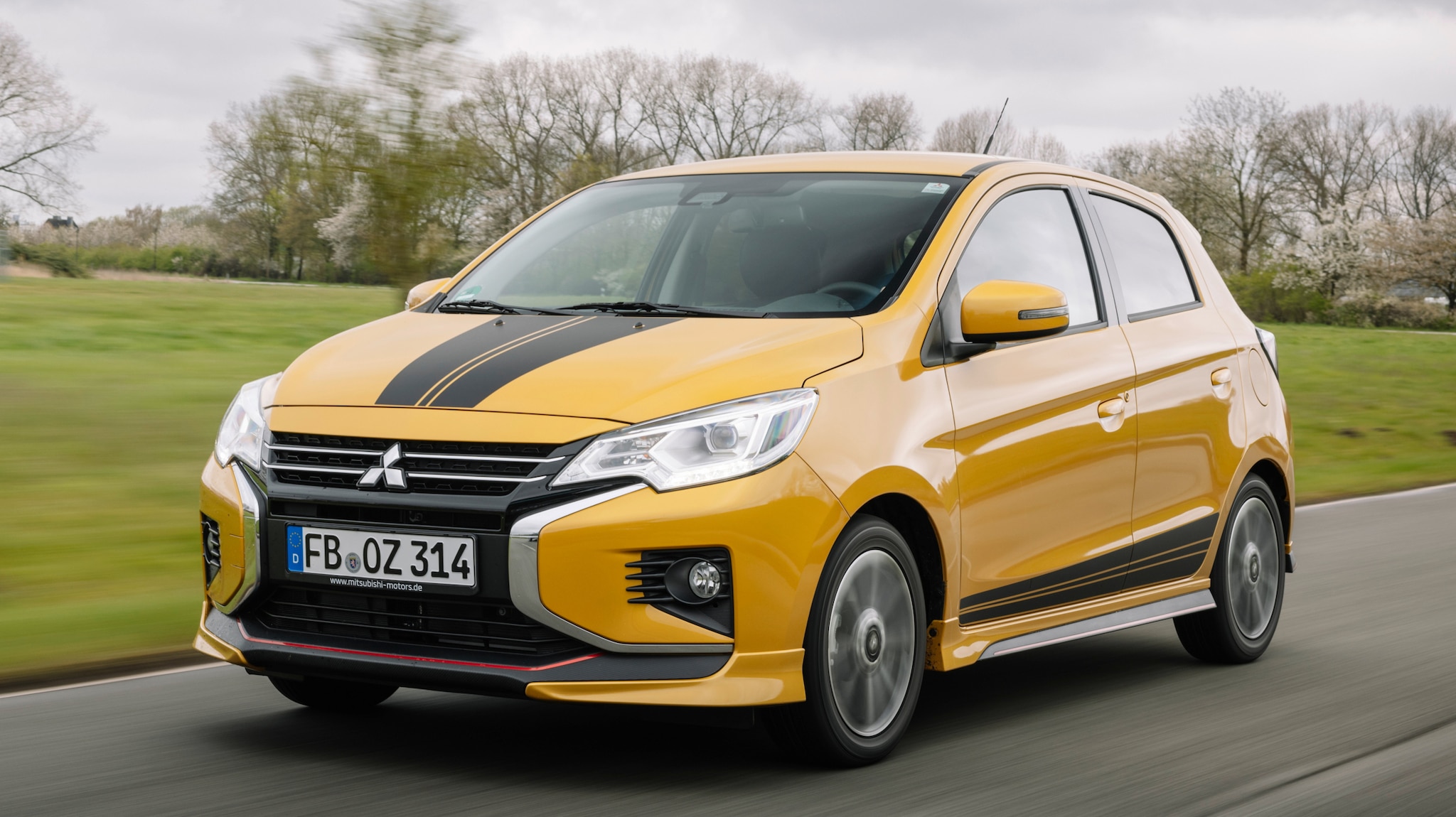 Wunderschone Mitsubishi Space Star Reifengroe Bild