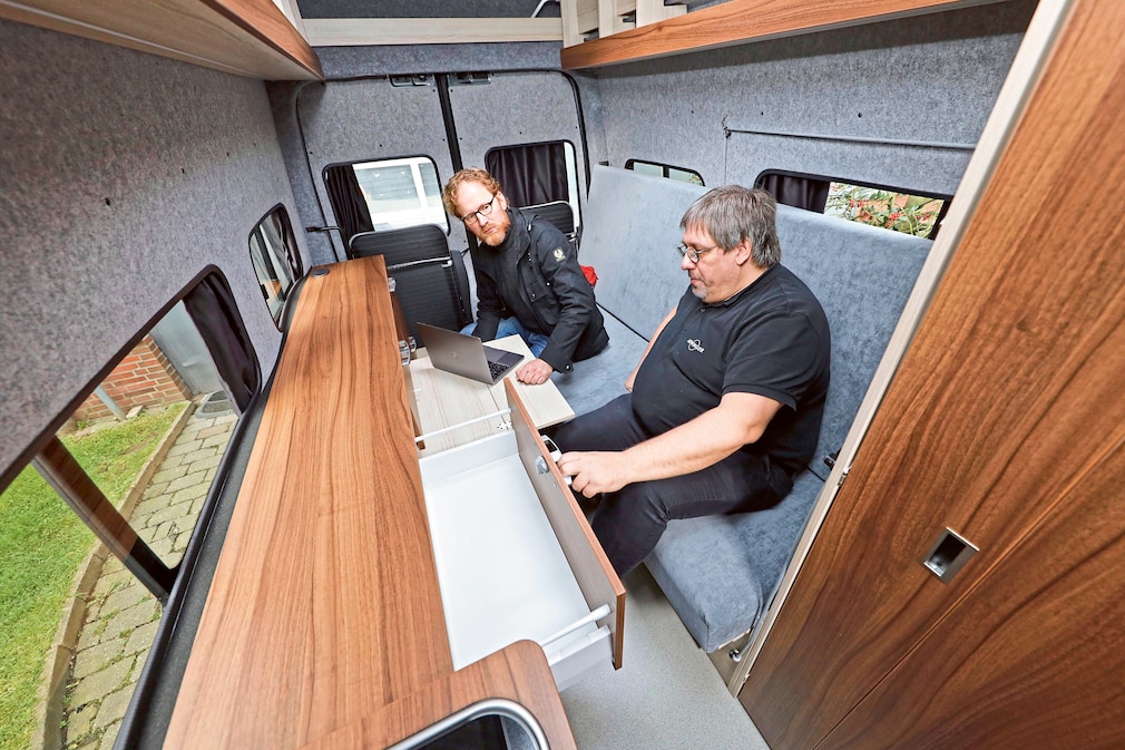 Arwinger Johann Torn: Wie hochwertige Büro-Camper entstehen - AUTO BILD