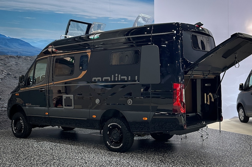 Malibu Genius: ungewöhnlicher Campervan auf Mercedes Sprinter Basis ...