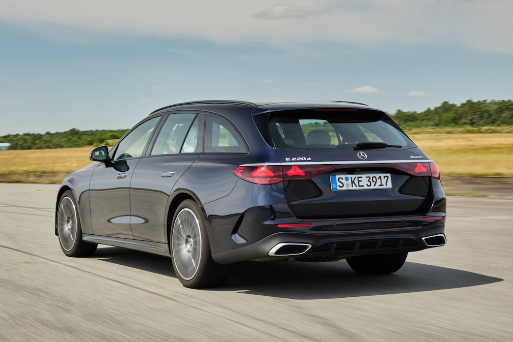 BMW 520d xDrive Touring, Mercedes E 220 d 4Matic T: Test - AUTO BILD