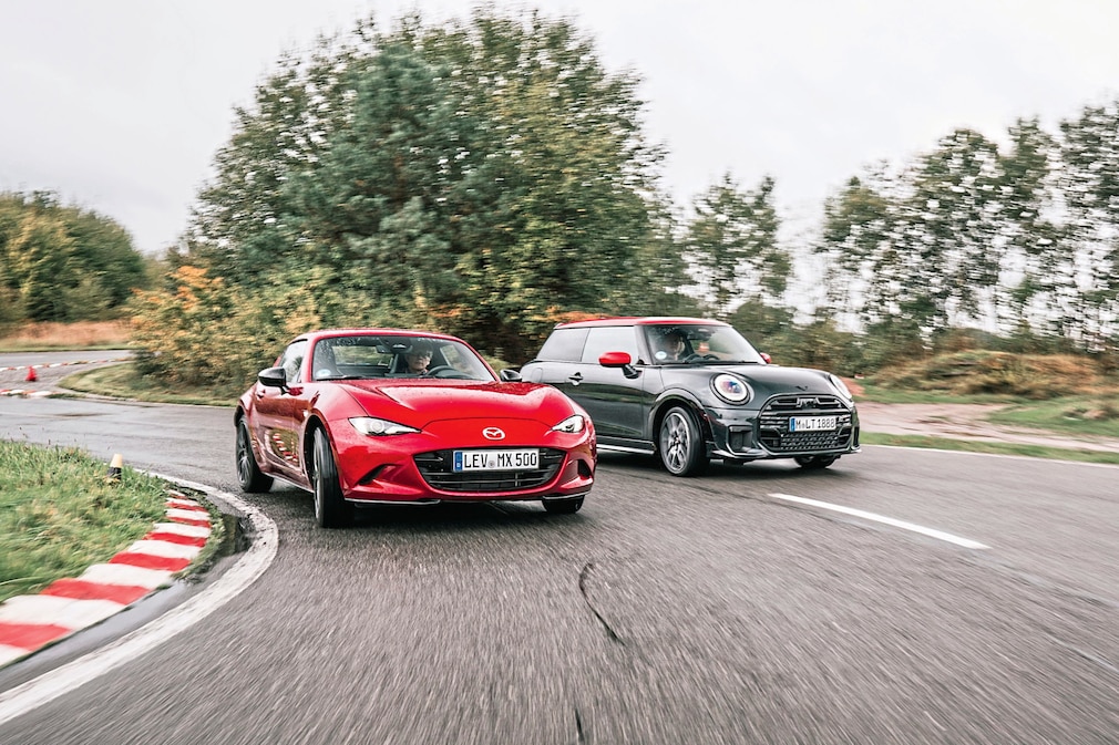 Mazda MX-5 RF, Mini Cooper S: Sportler im Test - AUTO BILD