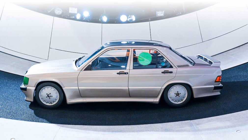 Mercedes W 201: 50.000 Kilometer in acht Tagen - AUTO BILD