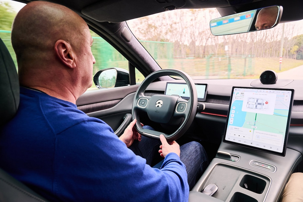 Nio: So gut funktioniert der Autopilot - AUTO BILD
