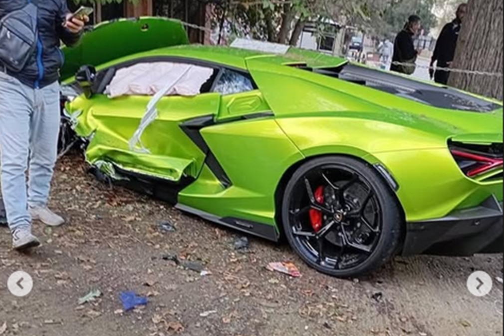 Lamborghini Revuelto noch vor Auslieferung gecrasht! - AUTO BILD