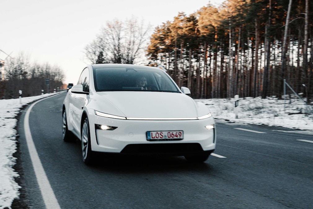 Tesla-Chefingenieur Lars Moravy im Interview - AUTO BILD