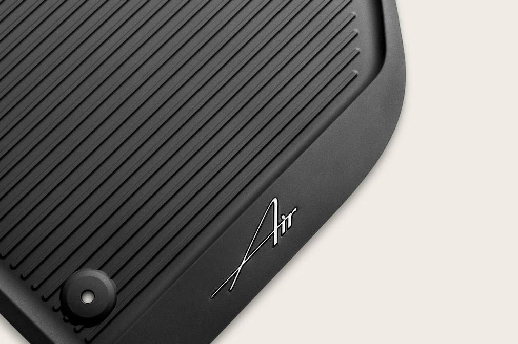 Kurios: Darum ruft Lucid Fußmatten zurück - AUTO BILD