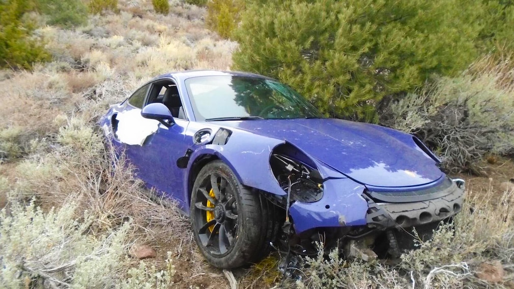 Crash: Porsche 911 GT3 RS mit Totalschaden - AUTO BILD
