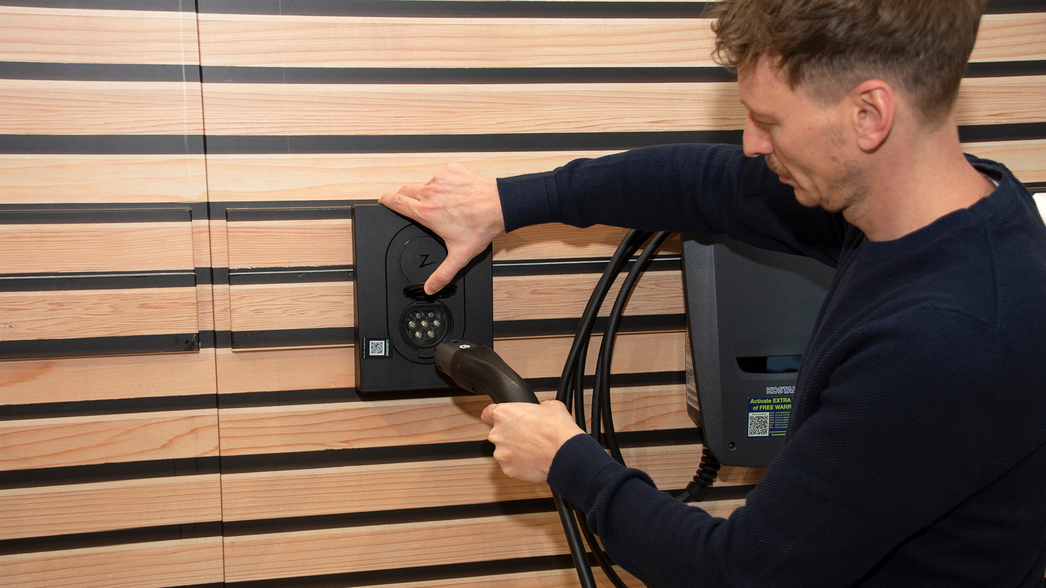 Zaptec Go im Test: So kompakt kann eine Wallbox sein - AUTO BILD