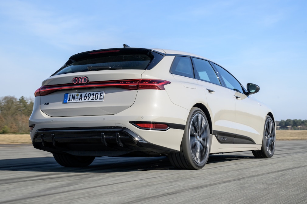 E-Kombis: Audi A6 Avant e-tron vs. BMW i5 Touring - AUTO BILD