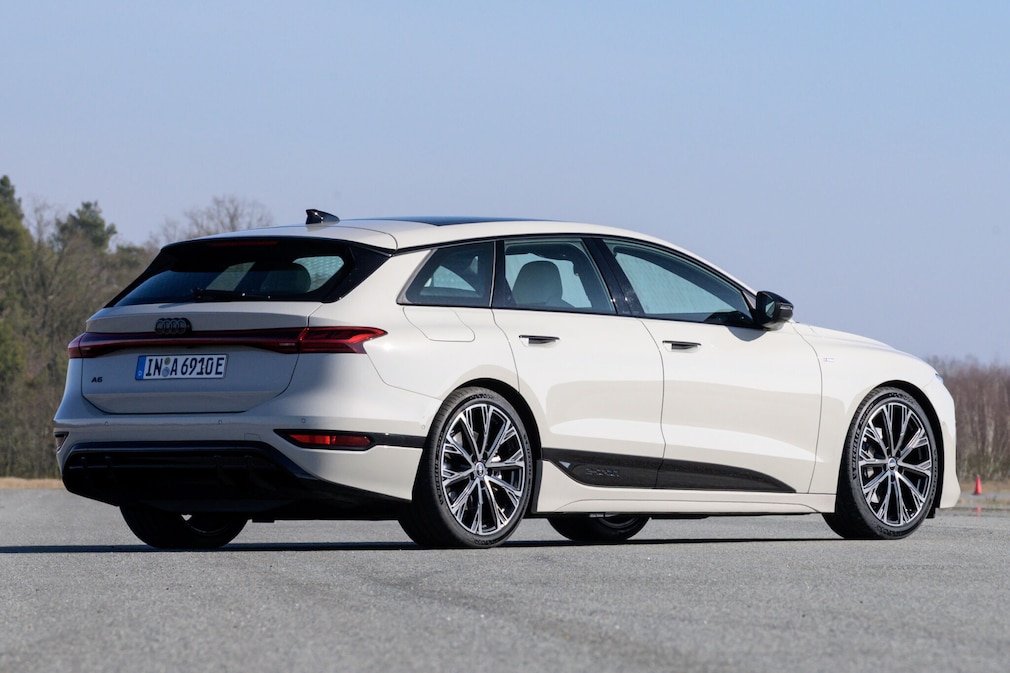 E-Kombis: Audi A6 Avant e-tron vs. BMW i5 Touring - AUTO BILD