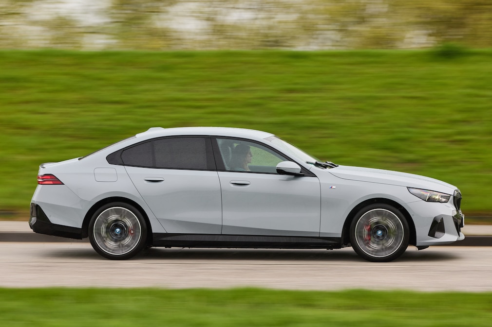 BMW 550e xDrive: teurer Plug-in-Hybrid im Test - AUTO BILD