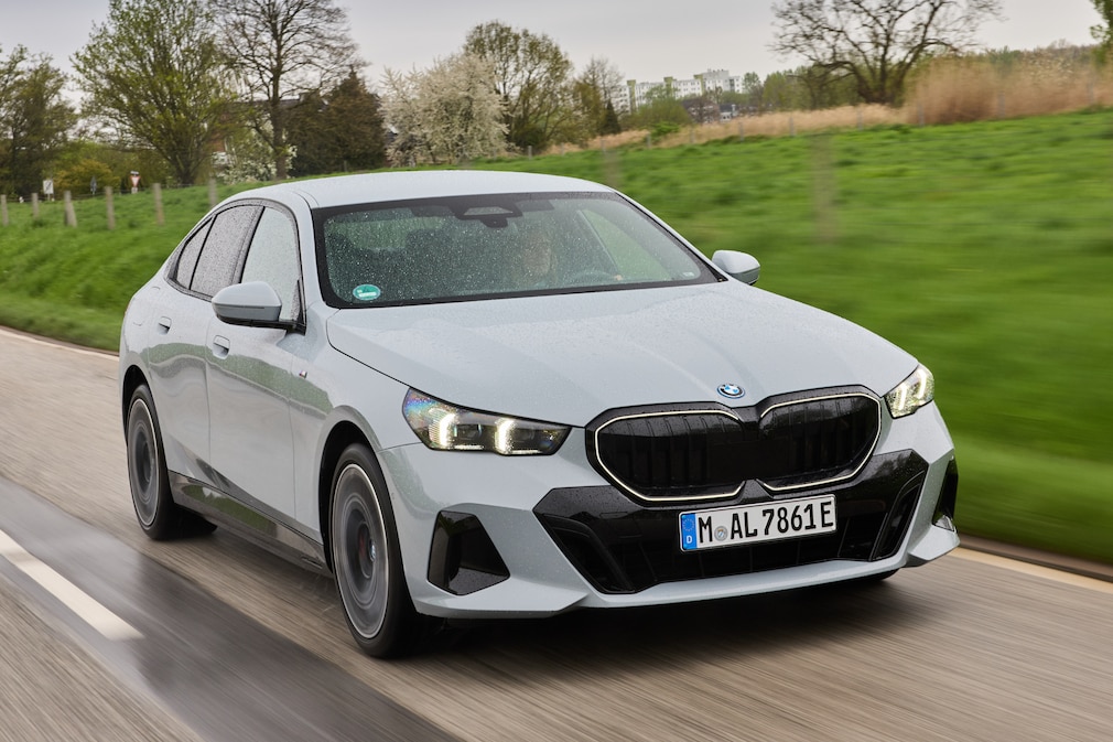 BMW 550e xDrive: teurer Plug-in-Hybrid im Test - AUTO BILD