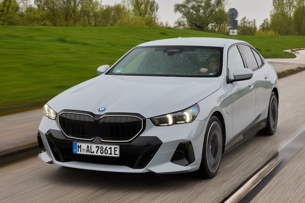 BMW 550e xDrive: teurer Plug-in-Hybrid im Test - AUTO BILD