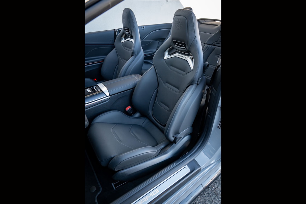 Mercedes-AMG CLE 53 Cabrio: Power-Cabrio im Test - AUTO BILD