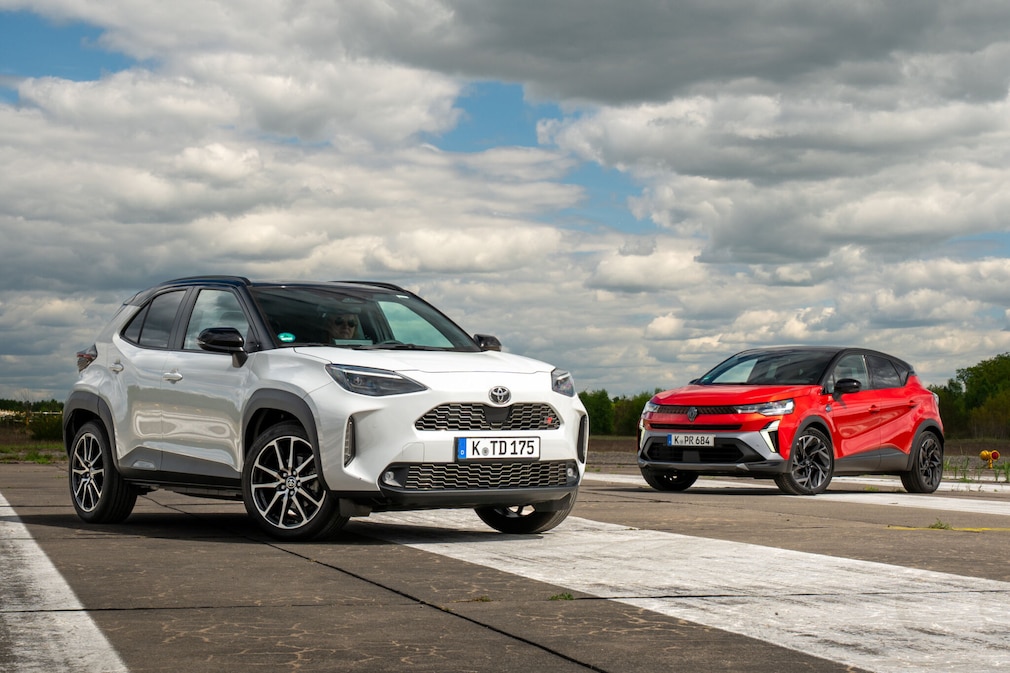 Renault Captur vs. Toyota Yaris Cross: Vollhybride im Test - AUTO BILD