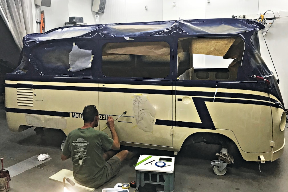 Irrer Bulli mit irrer Geschichte: VW T1 Auwärter Carlux - AUTO BILD KLASSIK