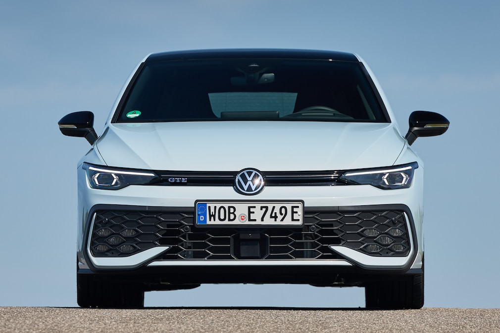 VW Golf GTE: Plug-in-Hybrid im Test - AUTO BILD