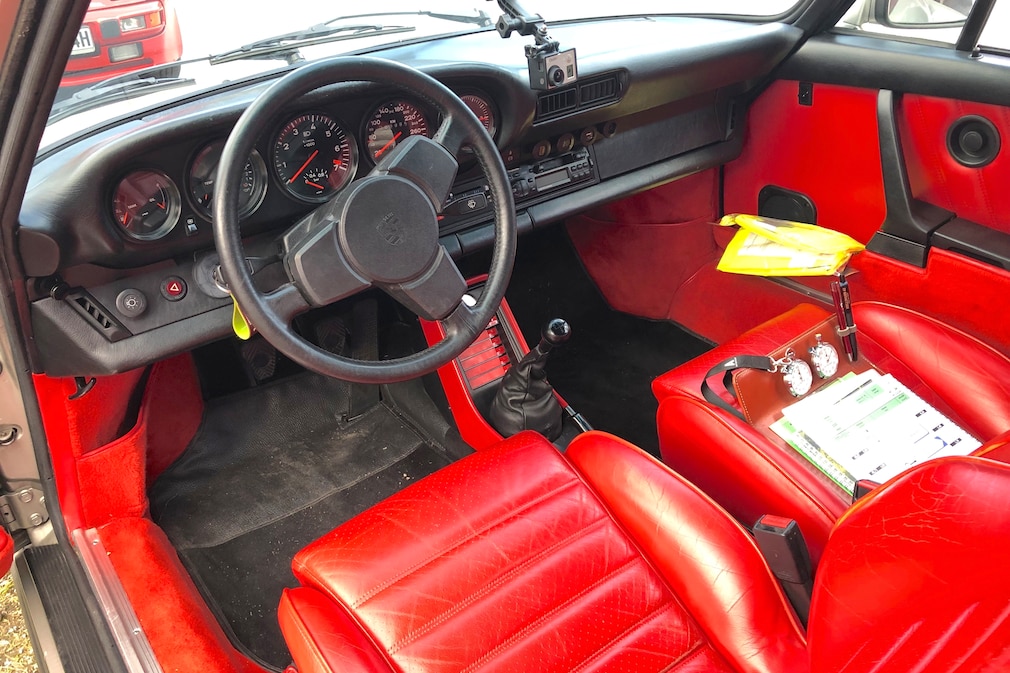 Panne von Rennlegende Strietzel Stuck mit Porsche 911 Turbo (930 ...