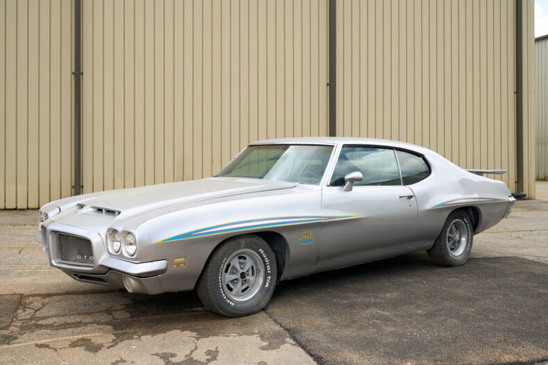 The Walking Dead: Fahrzeuge aus der Serie werden versteigert - AUTO BILD