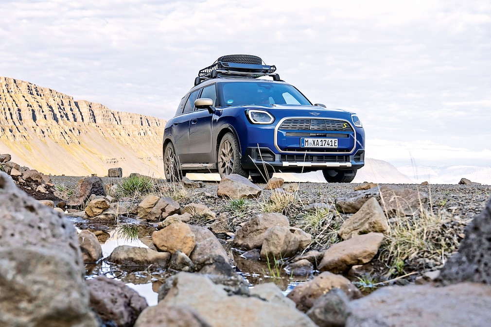 Mini Countryman Electric trotzt Islands härtester Piste - AUTO BILD