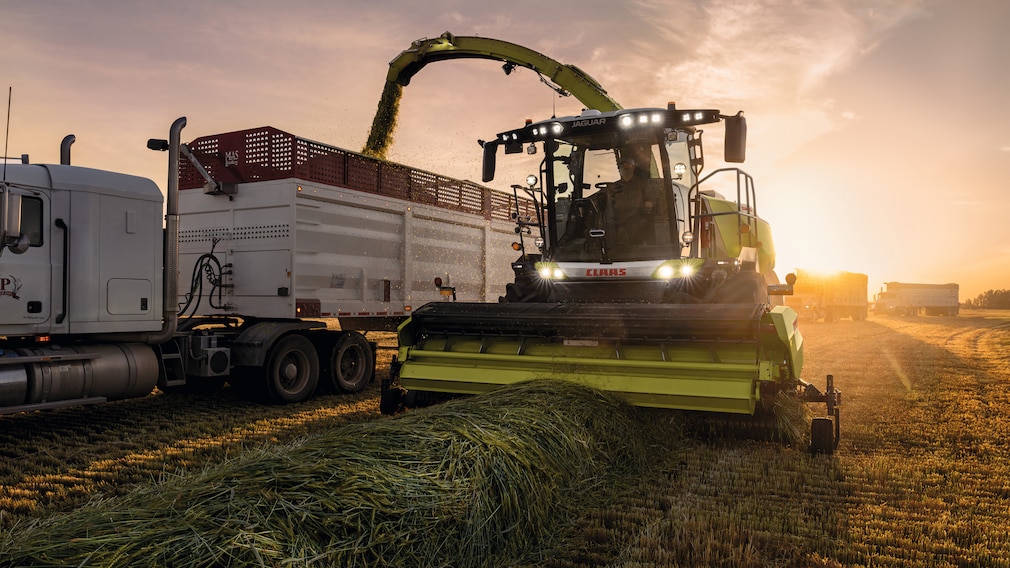 Claas-Feldhäcksler Jaguar 1200 stellt Weltrekord auf - AUTO BILD