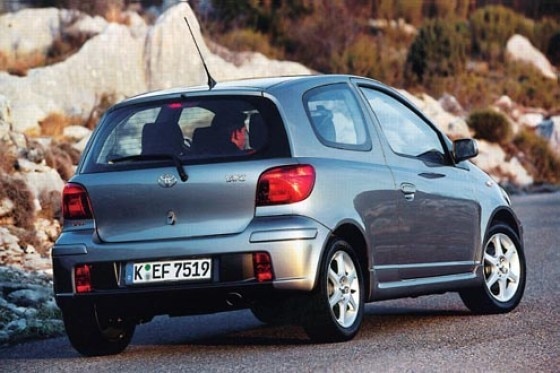 Toyota Yaris 2003 - AUTO BILD