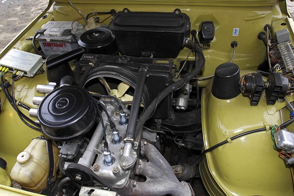 VW Golf 1 vs. Wartburg 353: Systemvergleich zum Mauerfall - AUTO BILD ...