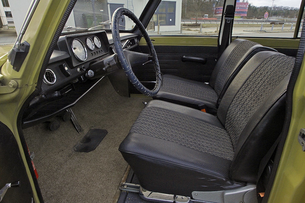 VW Golf 1 vs. Wartburg 353: Systemvergleich zum Mauerfall - AUTO BILD ...