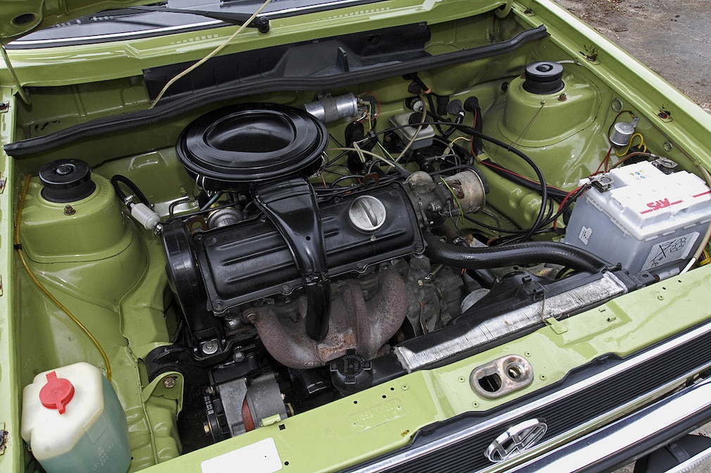 VW Golf 1 vs. Wartburg 353: Systemvergleich zum Mauerfall - AUTO BILD ...