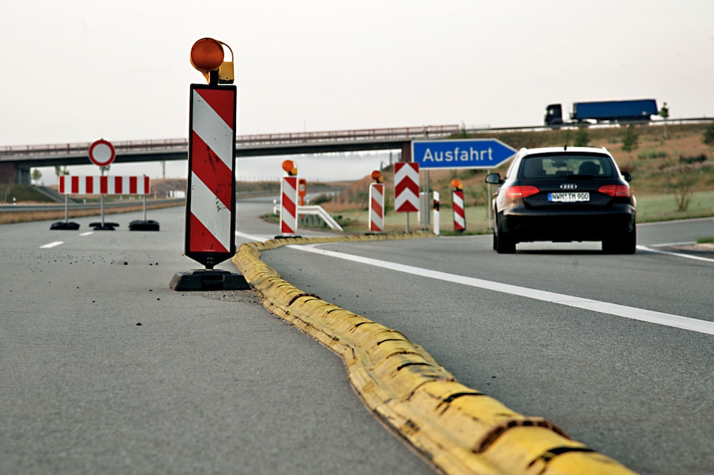 AUTO BILD beim Straßenbau - AUTO BILD