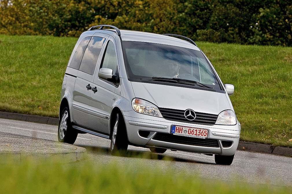 Fiat Multipla: Bizarres sechs-Augen-Auto mit sechs Sitzen - AUTO BILD ...