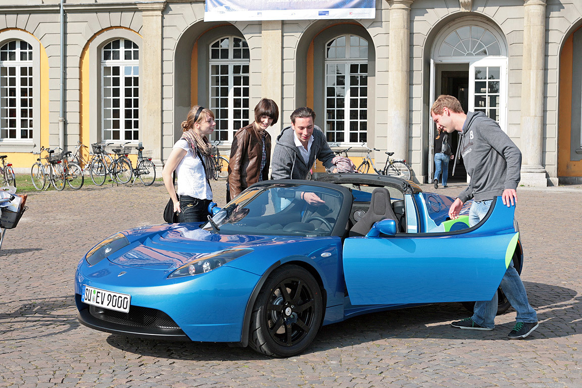 Tesla roadster blue store
