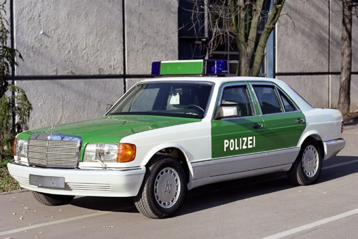 Echter als die Polizei erlaubt: Streifenwagen-Attrappen - AUTO BILD
