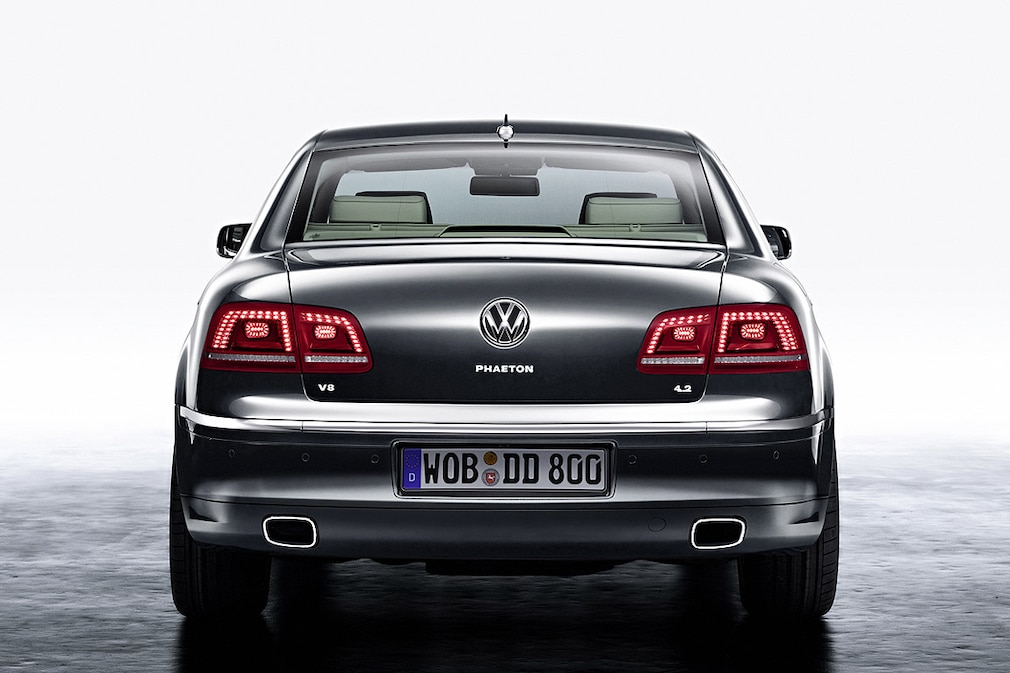 VW Phaeton Facelift auf der Auto China 2010 in Peking - AUTO BILD