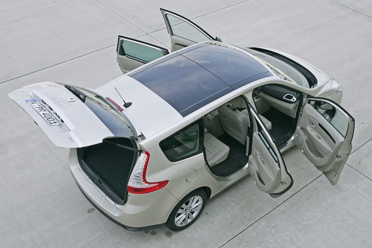 Zwölf Familienautos im Test - AUTO BILD