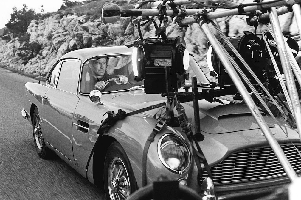 Aston Martin DB5: James Bond 007 Skyfall mit Daniel Craig - AUTO BILD ...